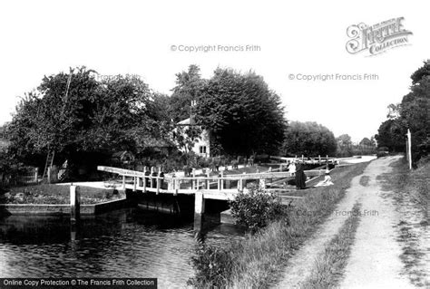 Photo Of Sonning Lock 1890 Francis Frith