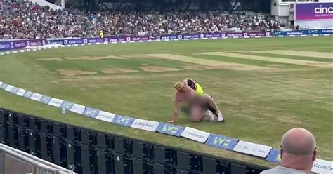 Streaker Strips Naked And Runs Onto Field During England Test Match Gloucestershire Live