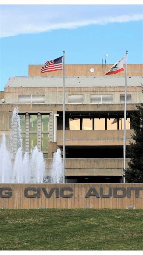 Redding Civic Auditorium History As Concert Festival Graduation Spot