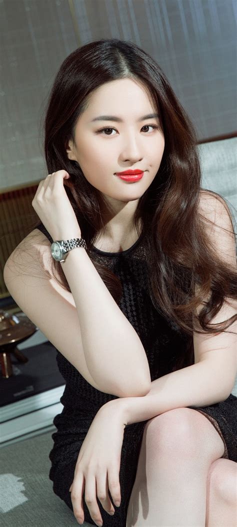 刘亦菲 小黑裙 采集梅琳夕