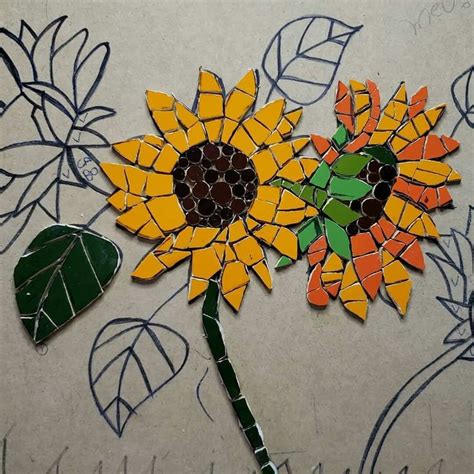 Шикарна мозаїка із залишків керамічної плитки після ремонту Самотужки