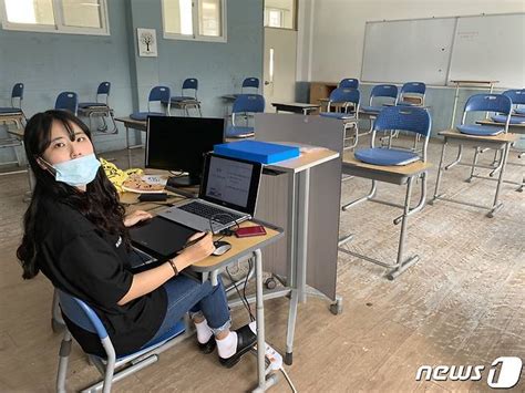 새내기 교사 첫 스승의날텅빈 교실 아이들 보고 싶어요