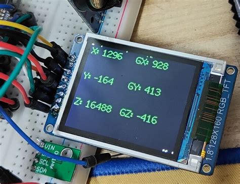 My Small Tft Monitor Is Disturbed By The Loose Type C Cable Causing Snowflakes That Cannot Be