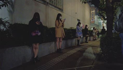新宿街頭性感美女「企街」80人被捕！一字排開招客賣淫原因心酸｜醫師easy