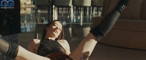 Mikey Madison Nackt Nacktbilder Playboy Nacktfotos Fakes Oben Ohne