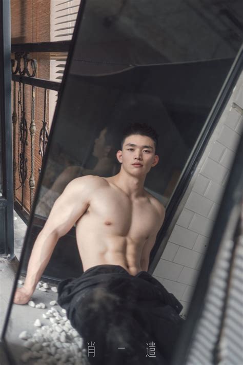 Trai P Sexy Trong Ph Ng T M Vua Qu N S P Ch I T Nh D C Nam