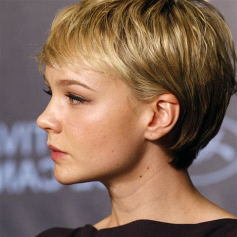 5 Stylish Short Fringe Layered Bob Haircuts For Fine Hair Over 50