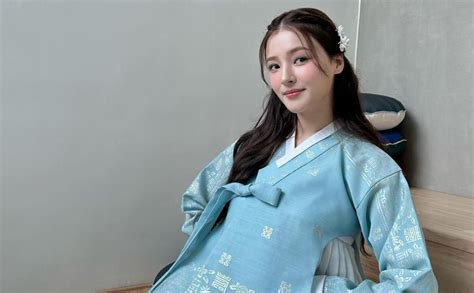 Momolands Nancy Mcdonie Is Sparkles Newest Talent