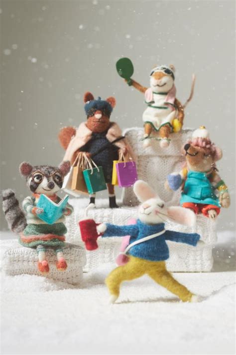 취미 핸드메이드 펠트 장식품 앤트로폴로지 한국 공식 스토어 유니크한 여성 패션 및 라이프스타일 편집샵 200개이상의 프리미엄 브랜드 여성 의류 액세서리 홈