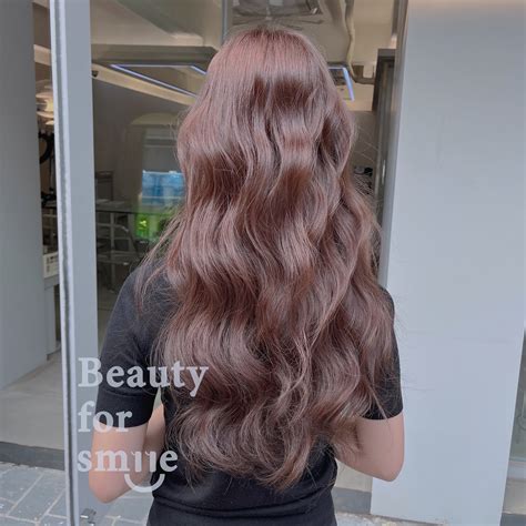 히피펌 젤리펌 긴머리펌 뷰티포스마일 성수동미용실🫧🩵 퐁실퐁실 러블리 위티펌 🏻 너무 탁하거나 쨍한 컬러가 부담이신 분들 내추럴 베이지와 함께 분위기 만들어보세요 🫶🏻