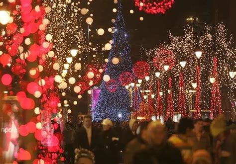 Плоштадот во Скопје во периодот Нова Година пред 15на години R Mkd