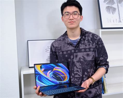 测评“双屏也够轻薄”的华硕灵耀x双屏笔记本电脑怎么样？ Jinmo之家