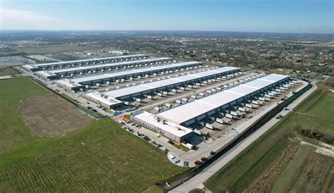 The Manufacturing Advantage In Data Center Construction