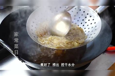 原来包菜炒粉条是这样做，难怪以前老粘锅还不好吃，技巧都在这