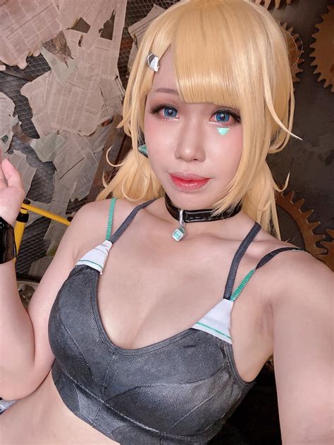 璐洛洛 Ruroro人造人Vtuber on Twitter 香香香