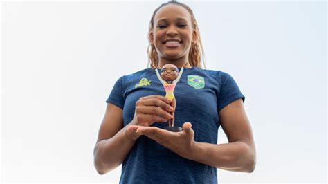Empresa Lança Série Limitada De Miniaturas Em Homenagem A Rebeca