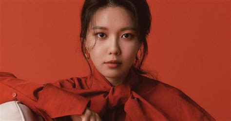최수영 시크하고 우아한 연말 무드 화보