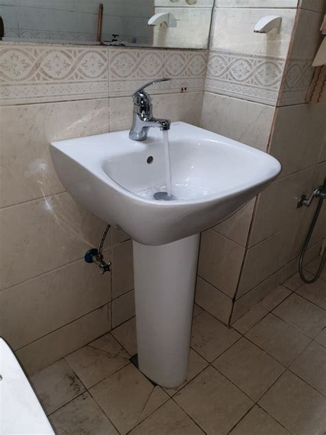 남구 주월동 전일씨네빌아파트입니다욕실에 설치되어진 카운터형세면대철거후 긴다리세면대로 교체설치해드립니다 네이버 블로그