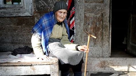 სოფელი დანგრევის პირას Youtube