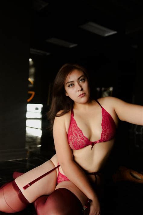 คลังภาพถ่ายฟรีของ กระตุ้นความรู้สึก กล้า กางเกงใน การจัดวาง การถ่ายภาพแฟชั่น การถ่ายภาพใน