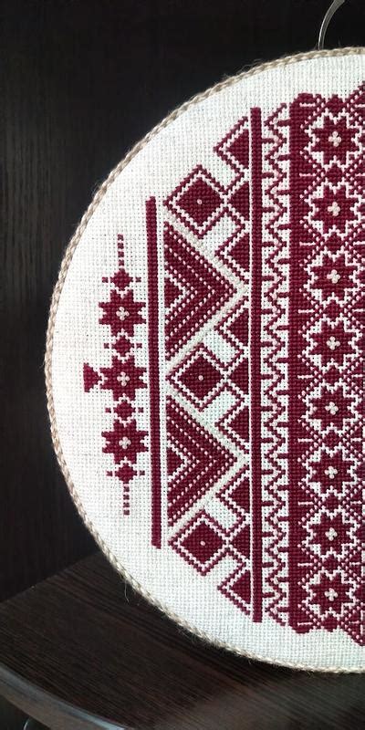 Картина вышита крестом украинский орнамент — цена 1100 грн в каталоге Картины Купить товары