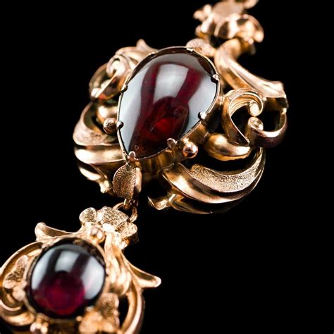 Antique Victorian 18k Gold Garnet Cabochon Necklace C 1840 For Sale At