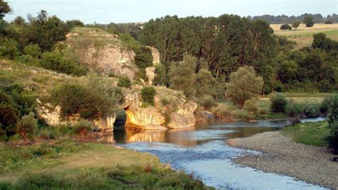 Жителите на село Ъглен на протест срещу изграждането на кариера Новини бг