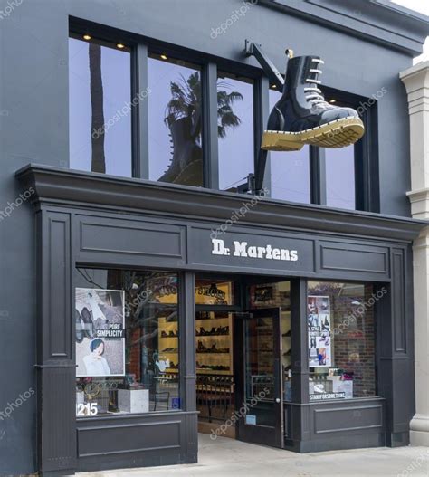 Clothing Stores Exterior