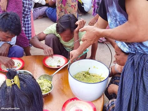 ဆားလင်းကြီး၊ ညောင်ပင်ကြီးကျေးရွာအုပ်စုမှ စစ်ဘေးရှောင် ပြည်သူများကို အစားအသောက်များ ကျွေးမွေး လ