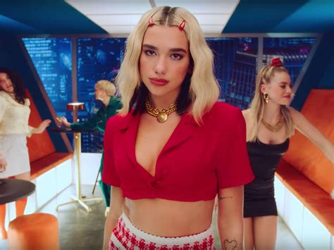 Break My Heart O Videoclipe Pop Fashionista De Dua Lipa Vogue Moda