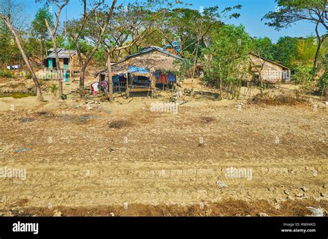 Nipa House Hi Res Stock Photography And Images Alamy