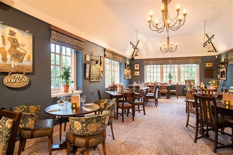 Look Inside And Outside Of The Drum Inn Torquay Vintage Inns