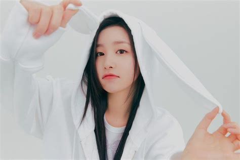 Woo Ah 우아 Sur X Woo Ah 우아 2nd Digital Single [𝑩𝑳𝑼𝑺𝑯] 🌸solo Concept Photo🌸 2024 04 08