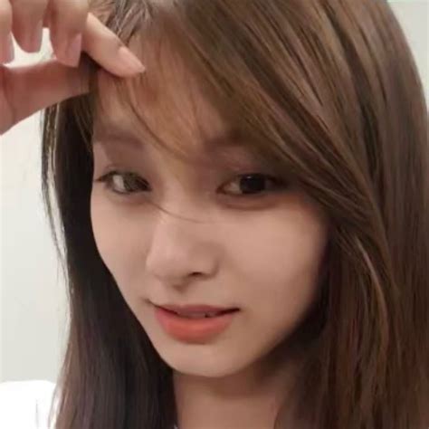 Chou Tzuyu 저우쯔위 On Instagram “huny” Pelangi