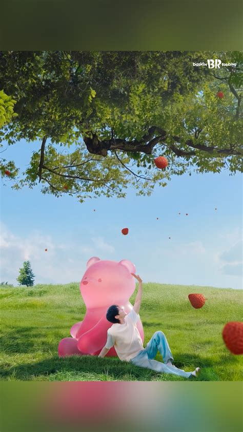 배스킨라빈스🍦 Event 배라에 다시 돌아온 우석이와 봄날의 곰의 달콤한 사랑을 담은 봄날의곰을좋아하세요 🐻🌷 딸기와
