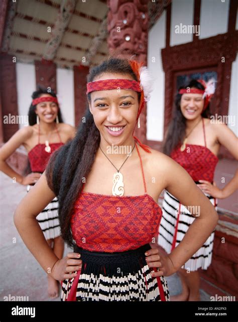 Maori Girls Dressed In Maori Costume Rotorua North Island New