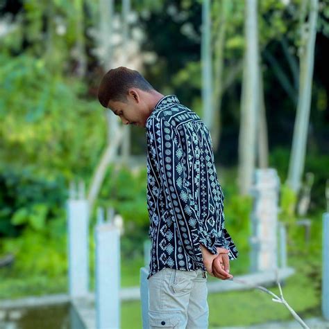 প্রিয় লিফট নষ্ট হয়ে আছে এক সপ্তাহ। স্টুডেন্টেরা থাকে ছয়তলায়। আজকে পড়ানোর পর স্টুডেন্ট