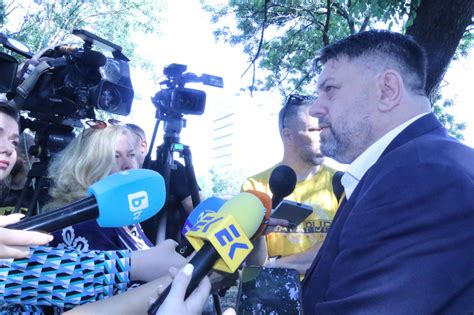 Зафиров сви байрака Нека видим на кого президентът ще връчи третия мандат Ние сме готови за