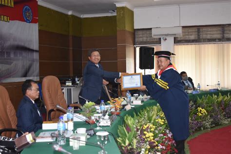 Dr S Aminuddin Se Mm M Pd Direktur Eksekutif Presidential Institut Raih Gelar Doktor Ilmu