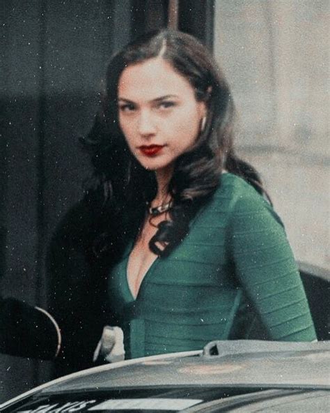 Pin Em Gal Gadot