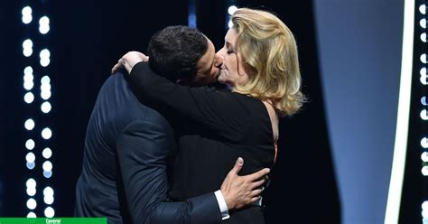 Le baiser de cinéma et lhommage à Prince qui ont lancé le Festival de Cannes L Avenir