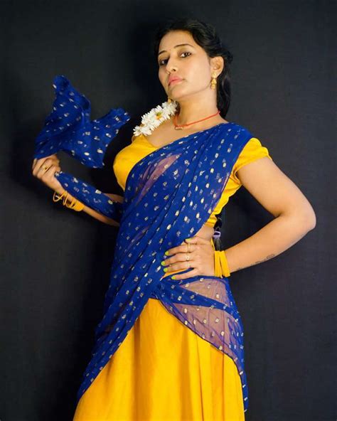 Anusri Baswa Photos Find Latest Hd Images Pictures Stills And Pics Filmibeat