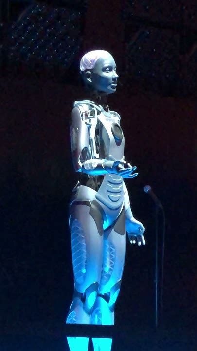 A Robot That Can Translate Four Languages At The Same Time Lasvegas Travel2025能同时翻译四种语言的机器人