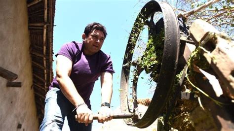 ‘sold Vegetables Outside My Sons School After Friends Ignored My Calls Recalls Teary Eyed