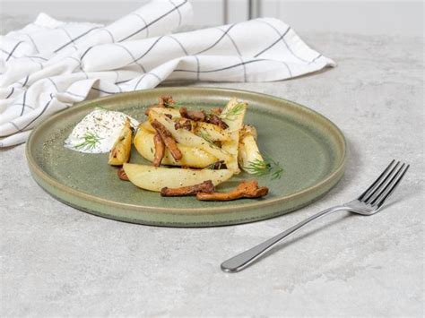 Лисички с картошкой в духовке – пошаговый рецепт приготовления с фото