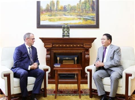 Польш улсын элчин сайдыг хүлээн авч уулзав