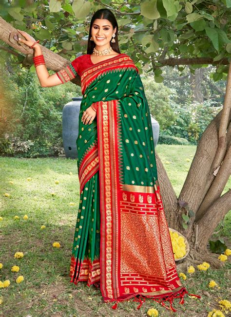 Buy Green Soft Silk Saree With Blouse Piece 56683 Online Karagiri