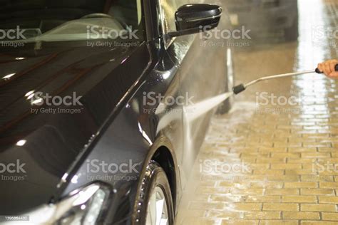 자동차 세척 수송 청소를 위한 물 제트기 고압 하에서 액체의 압력 세차장에 대한 스톡 사진 및 기타 이미지 세차장 수리