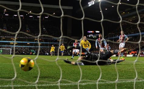 Aston Villa Vs Arsenal Wilsheres Class Offsets Lack Of Penetration