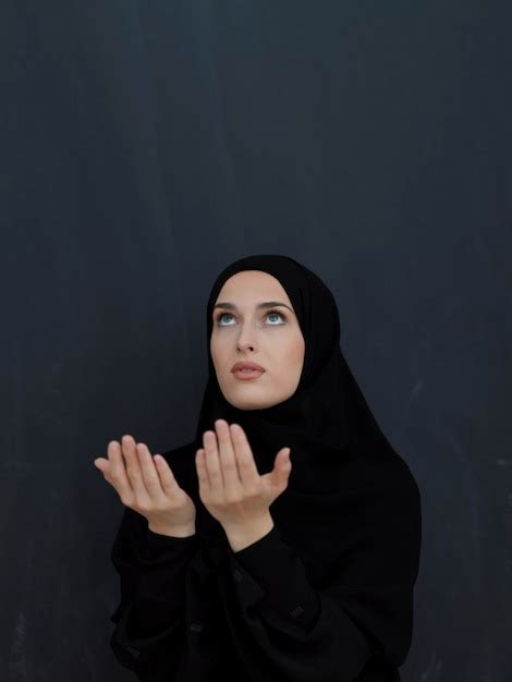 Premium Photo Portrait Of Young Muslim Woman Making Dua Arabian Girl